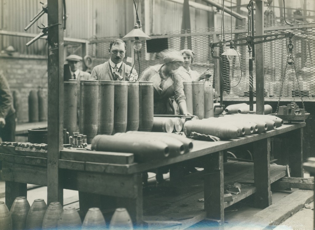 The Neptune Shell Shop bracelet and the response to the shell crisis of ...