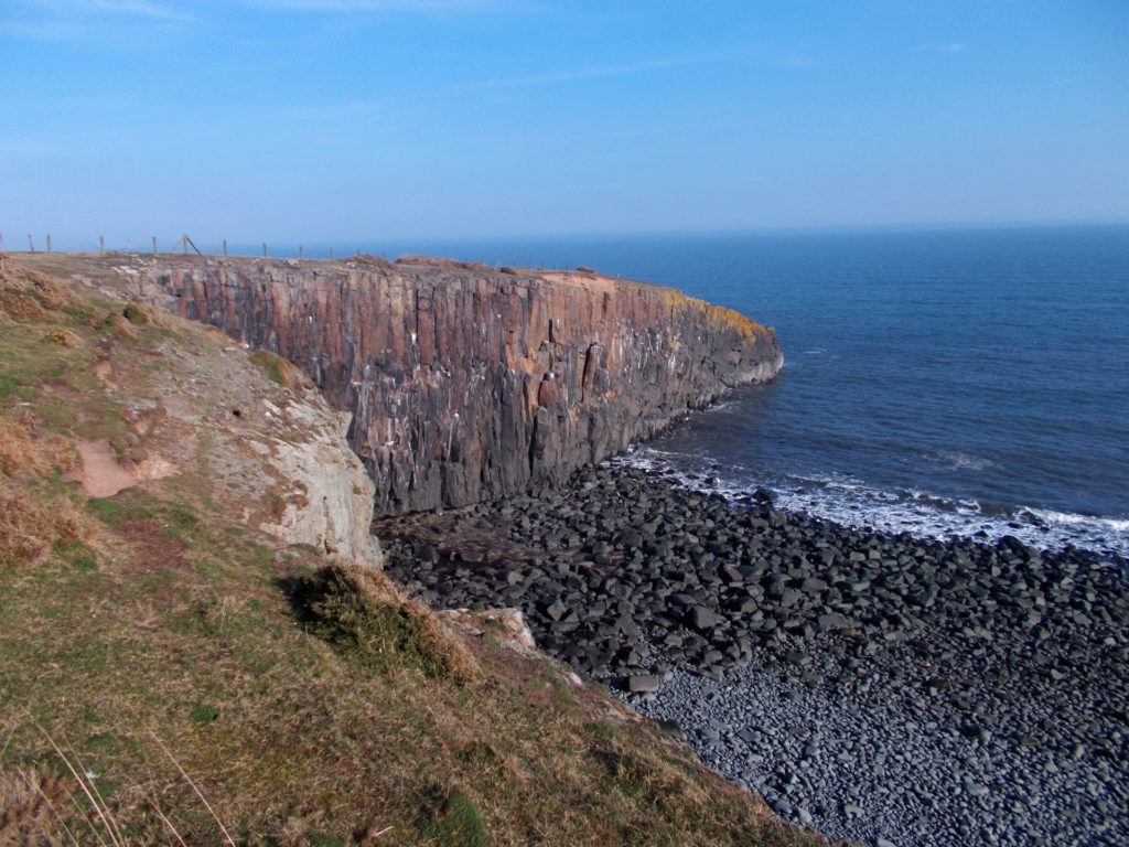 Pebbles on the beaches of Northumberland | Tyne & Wear Archives ...
